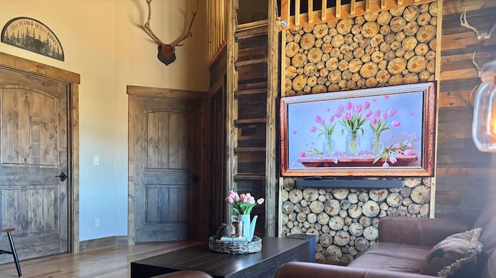 Black Timber Apartment - Colorado Springs, CO