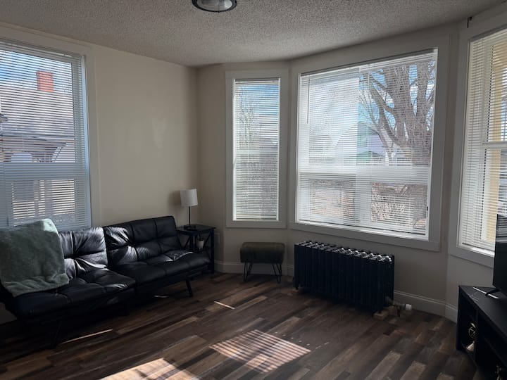 Clean Downtown Gem: Steps From Food And Breweries - Cheyenne, WY