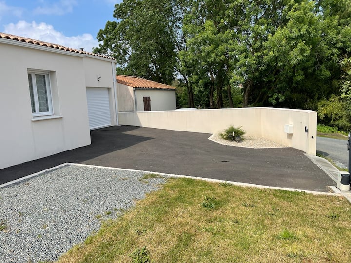 Agréable Maison 3 Chambres - Rochefort, France