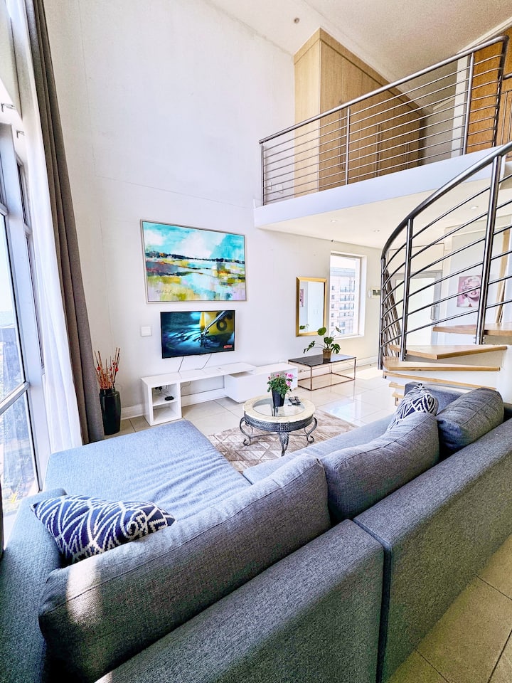 Penthouse Loft & Striking Views - Sandton