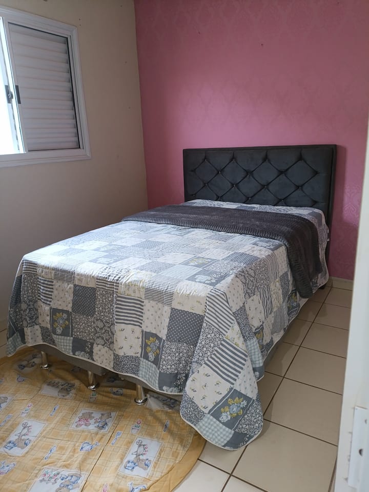 Um Quarto Dentro Confortável - Lins