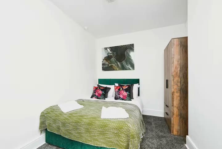 Smart-3br-contractor Stay| Parking |Sleeps5 - 스윈던