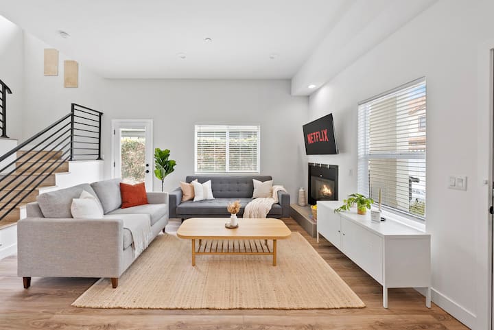 Three Modern Townhomes Near Disney - Huntington Beach, CA