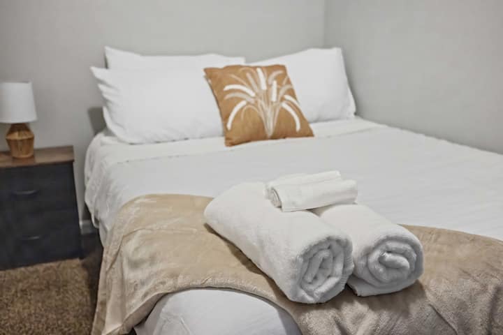 Little Italy · Pet Friendly · Near Clinic & Case - Cleveland Heights, OH