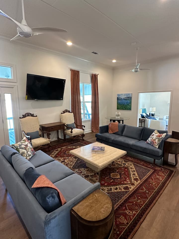 Classic 3 Bedroom 3 Bath Home 1 Min From Campus - Starkville