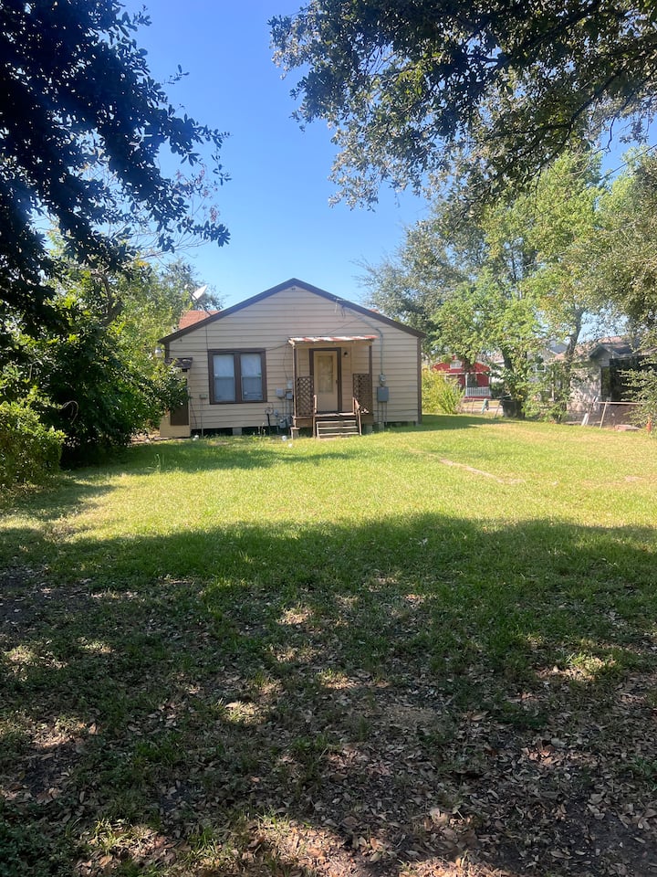Litle Cottage Ready For Rent - Port Arthur, TX