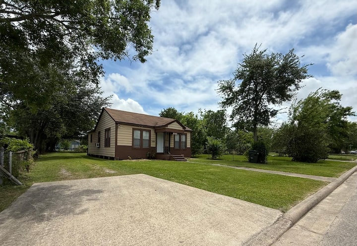 Litle Cottage Ready For Rent - Port Arthur, TX