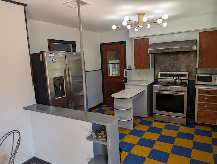 Mid-century Modern Farmhouse - Austin, TX