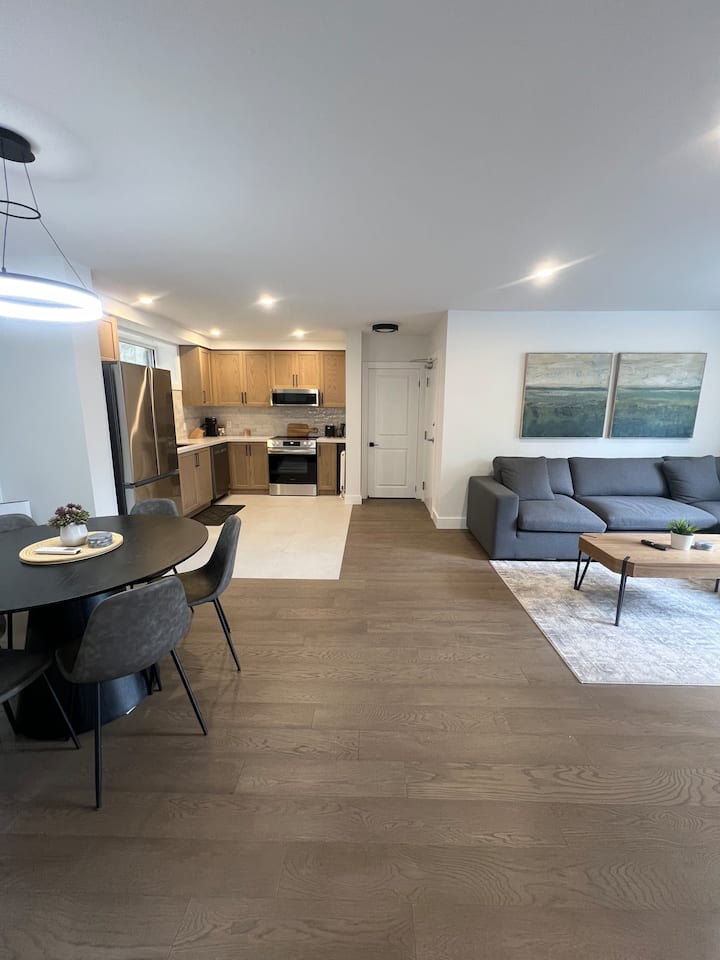 Luxury Oasis L 3br L Casa Loma L 1300 Sf L Parking - Toronto