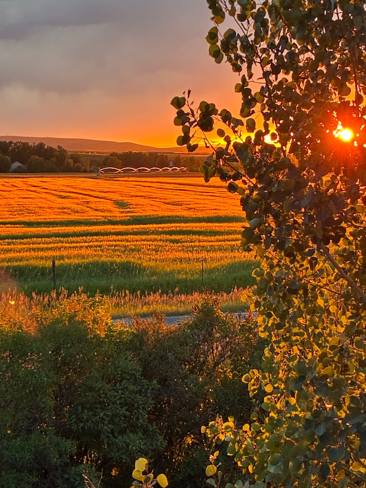 Breathtaking Views - Gallatin Gateway, MT