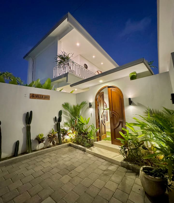 Peaceful 3br Villa W/private Pool & Ricefield View - Canggu