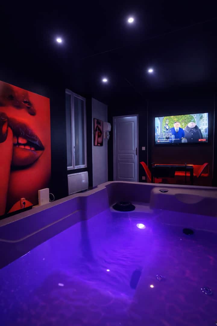 La Suite Secrète Avec Cinéma Privé & Jacuzzi Privé - Melun