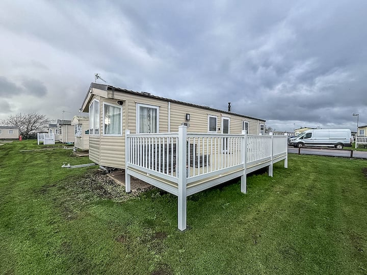 6 Berth Caravan At St Osyths Beach, Ref 28025td - Clacton-on-Sea