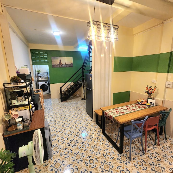 Charming 3-story Local Stay. Walk To Bts And Pier - Bangkok