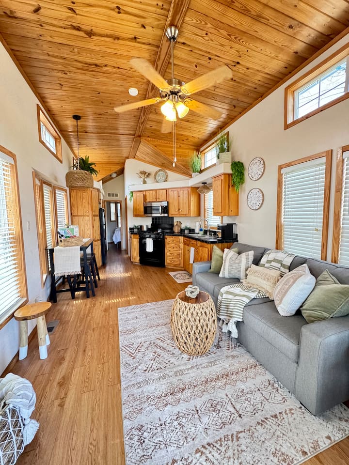 Cozy Cabin/ Pool & Hot Tub/lake Travis/lake Austin - Lakeway, TX