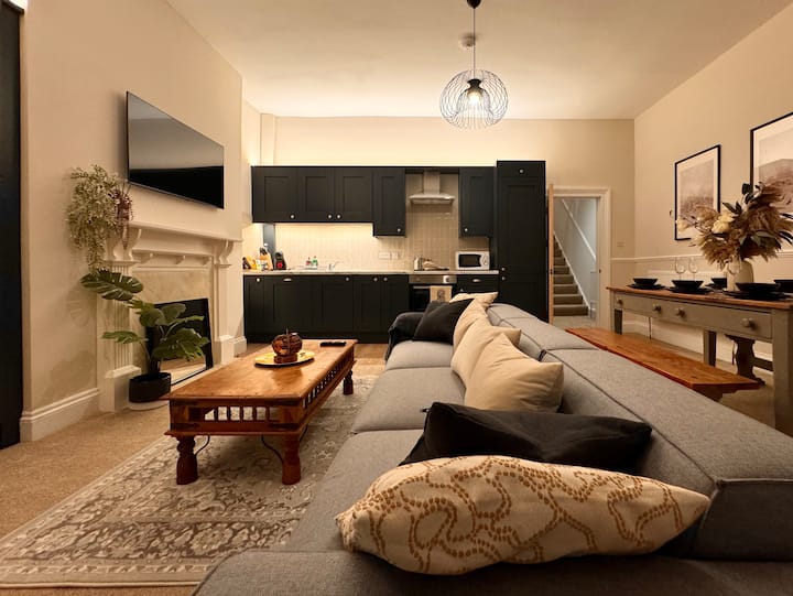 Beautiful 3 Bedroom Apartment - Plymouth Hoe - Plymouth