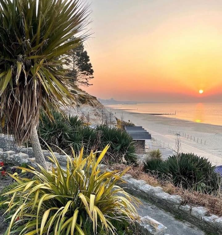 Harbourside Garden Flat +Parking - Poole