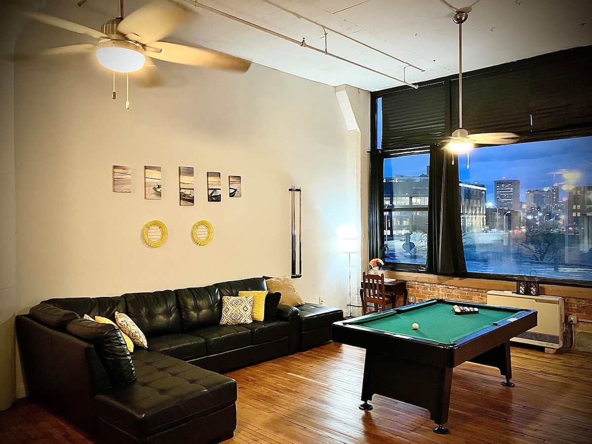 Downtown Riverview Loft - Apartments for Rent in Detroit, Michigan ...