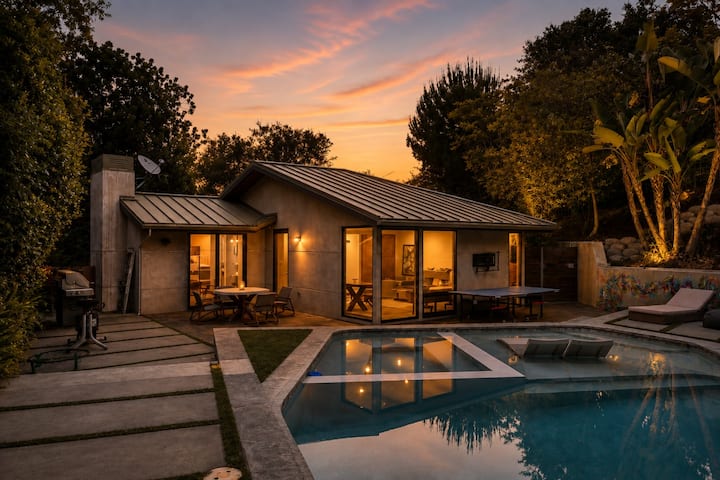 à§ŽàCozy Oasis In Oakley W/ Basketball Court &Pool - Hollywood, CA