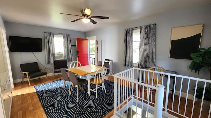 Unique, Spacious In-town Retreat - Sebastopol, CA