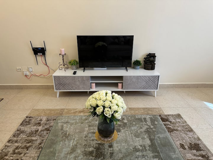 State Of The Art Fully Furnished Apartment - Sarja