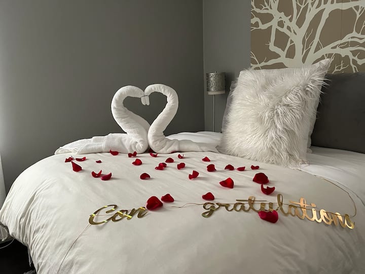 Lovers Lane Sweet Suites - Cleveland, OH