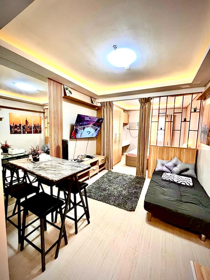 Hyde Tower Studio Condo Top Floor St-cyr Rentals - Cebu City