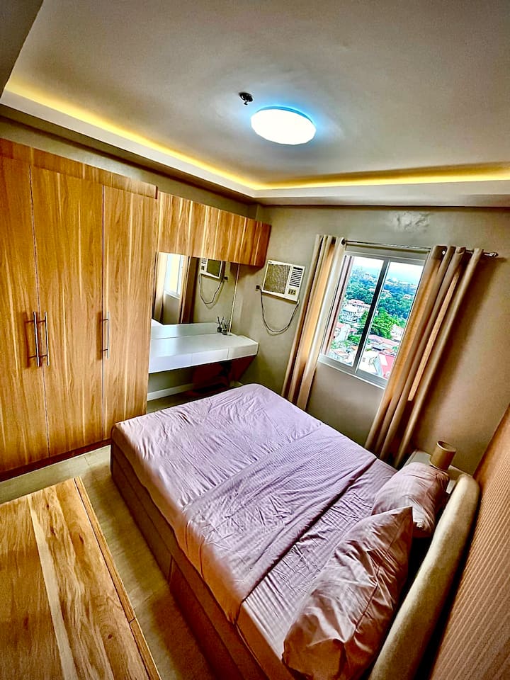 Hyde Tower - Top Floor Penthouse Studio Condo - Cebu City