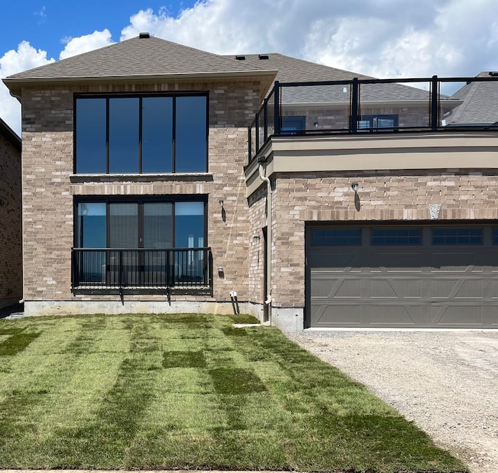 Spacious Apartment - Port Hope