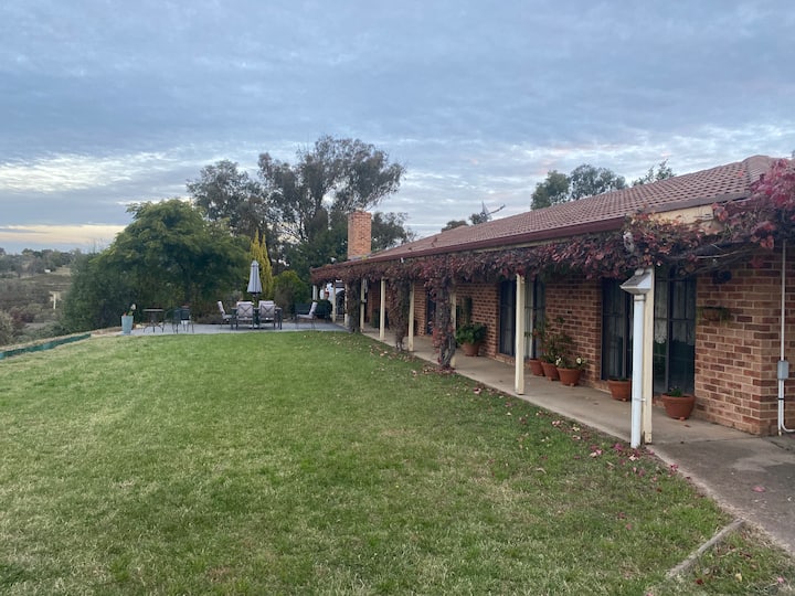 Darcy’s Ranch, (Whole House) - Bathurst