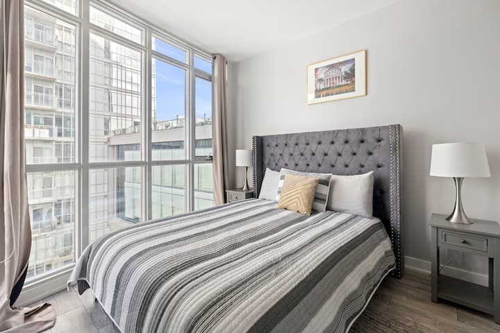 High Floor In Downtown Toronto 1bd+den - Toronto