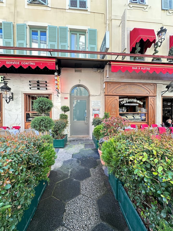 2 Min From The Beach On Pedestrian Street, With Ac - Nice