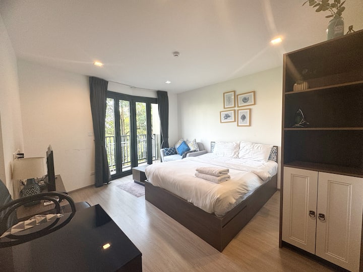 The Base Central Studio - Phuket