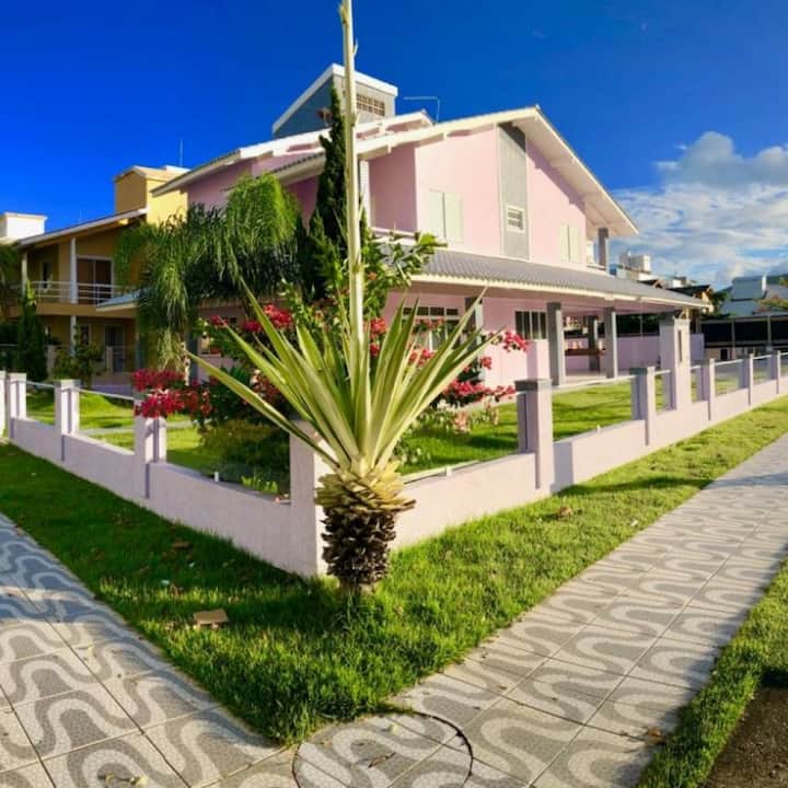 Casa A 200 Metros Da Praia! - Governador Celso Ramos