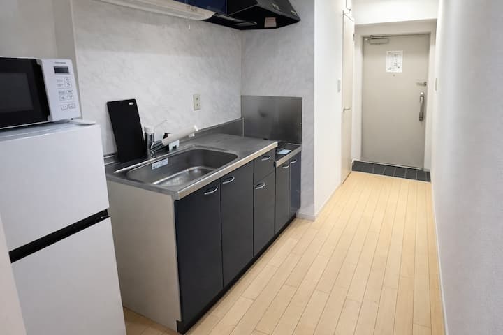 2 Min Station | 2 Beds + Sofa | Sleeps 4 | 30 Sqm - Ōsaka