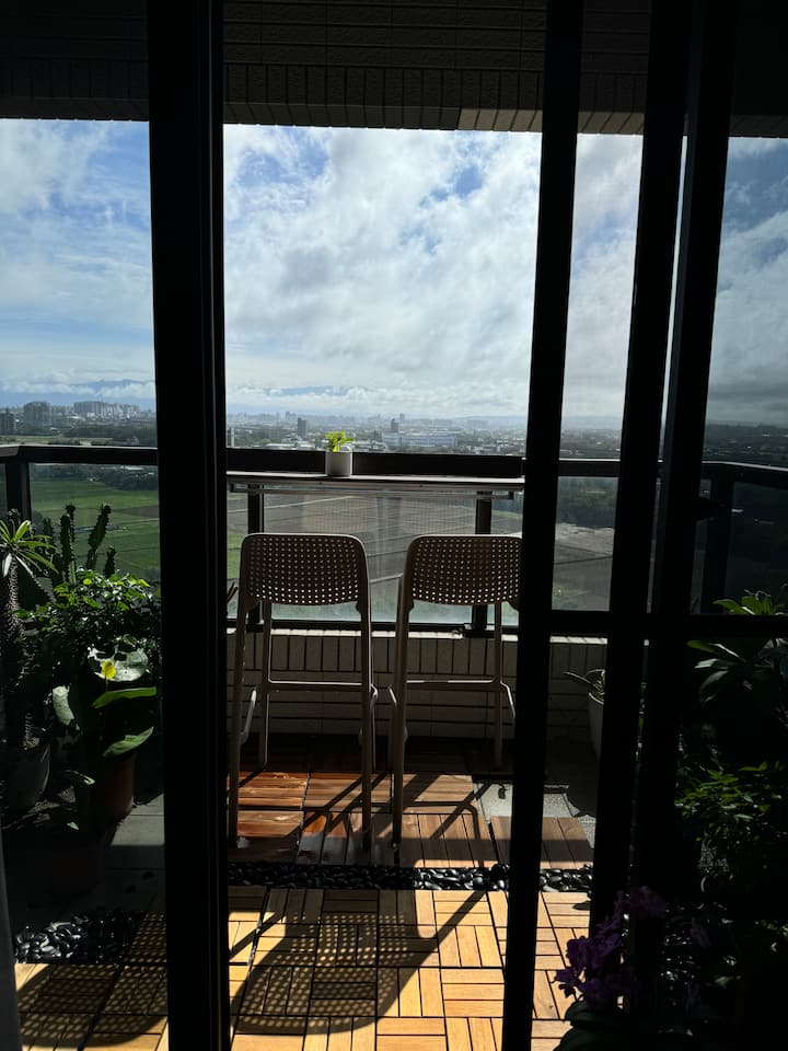 靠近機場高鐵會議中心棒球場愛與和平藝居所在限女 - 大園區