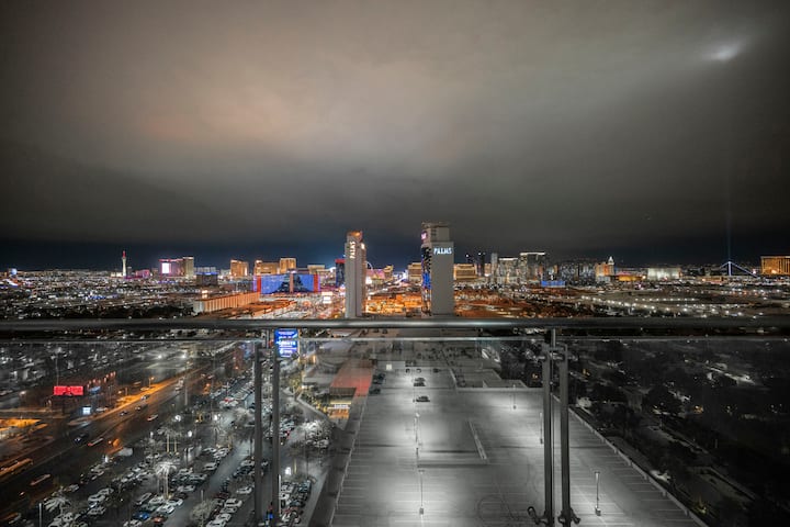 Tc39* Strip View Studio W/ Open Balcony - Las Vegas