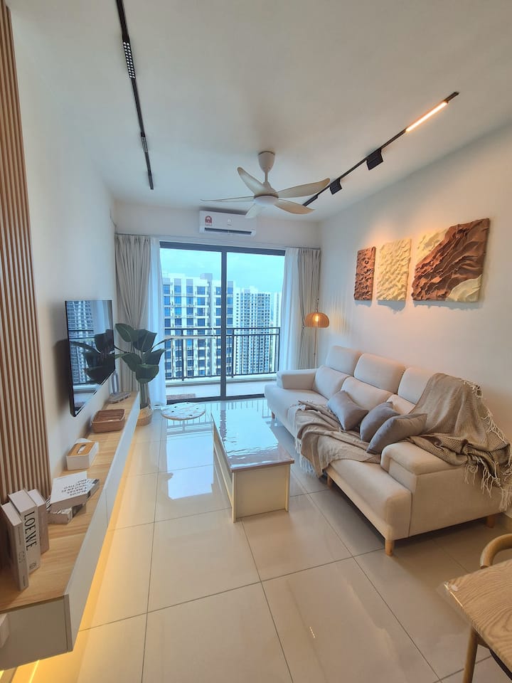 [Central Park Bright & High Floor] 2 Rooms, 4 Pax. - Johor Bahru