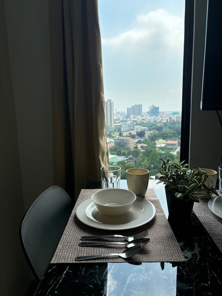 The Median Living/wi-fi/nearwaterfront/nearit Park - Cebu City