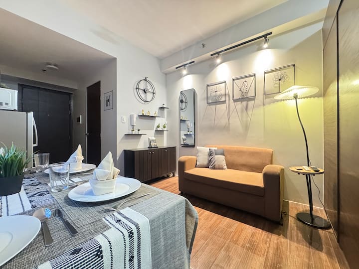 Air Renzidence 1br @ Ayala Makati Cbd - Makati