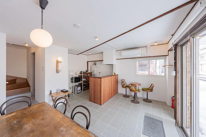 伝統的建造物を一棟貸切に！函館山麓/ベイエリア近く 便利な立地/Completely Private - Hakodate