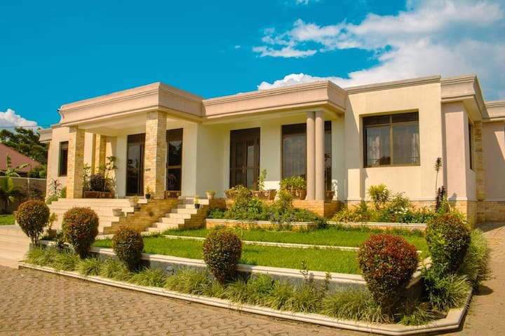 Stylish Residence In Kampala - Kampala