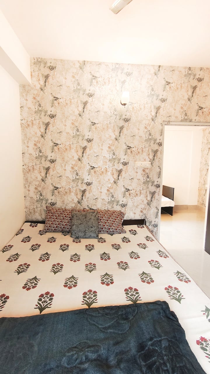 2bhk Spacious Flat In Main City - Kolkata
