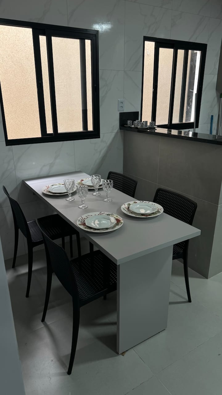 Lindo Apto 2 Quartos Térreo Climatizado - Brasília