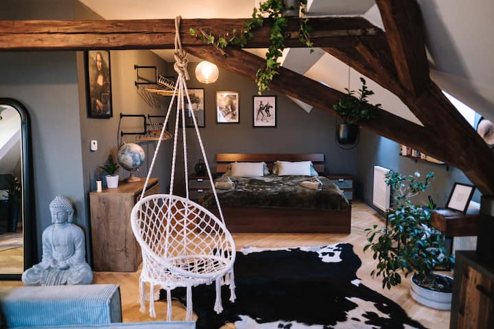 Charming Attic Apartment In The Heart Of Prague - Prague