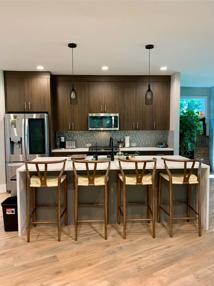 Quaint Custom Home “Treehouse” - Vancouver, WA