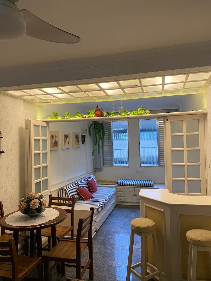 Apto Pitangueiras, 150 Metros Da Praia Com Garagem - Guarujá