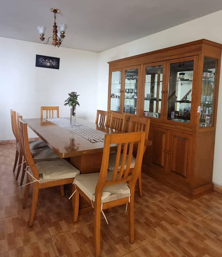 Casa Amplia Con Mesa De Billar - Querétaro