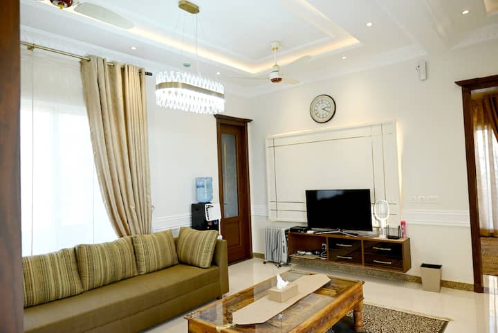 Spanish Villa/complete Upper Floor/ One Kanal/3bhk - Lahore