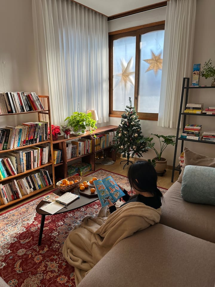 [홍단풍 북스테이] 비일상 속 하루  #동대구역 #짐픽업 #자연광 - Daegu